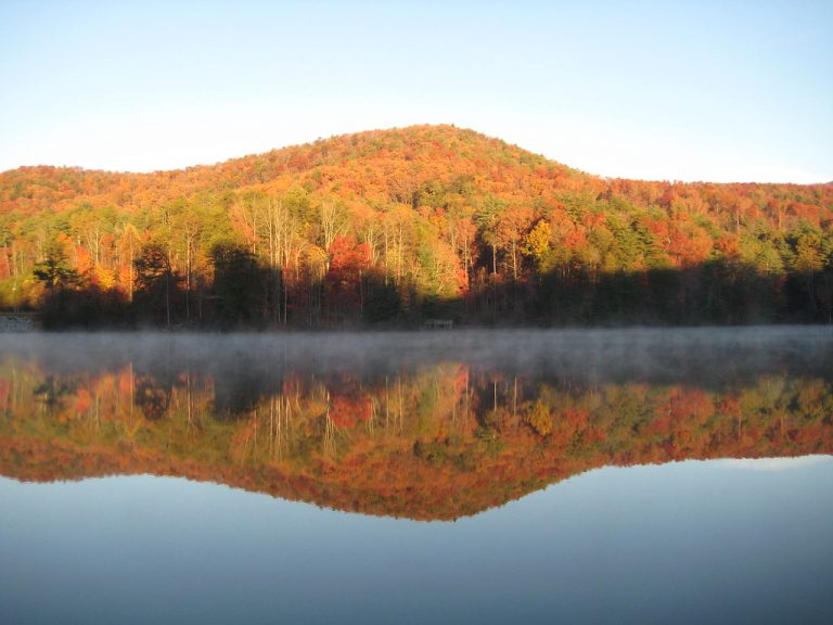 Fall in the Mountains of North Georgia: 25 Places to See Fall Colors