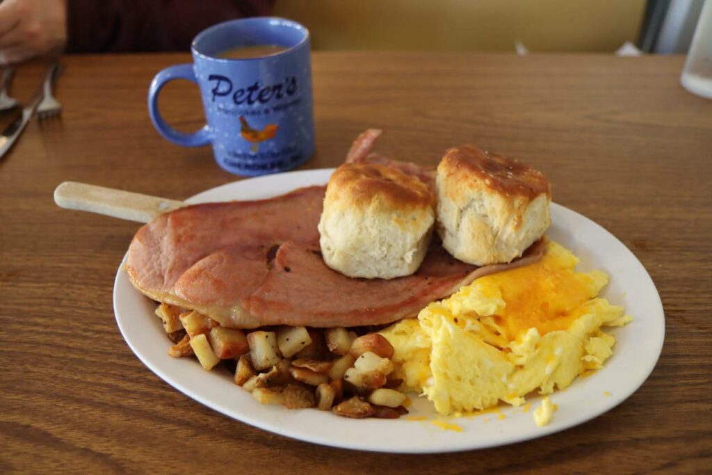 10 Best Cherokee NC Restaurants for Breakfast, Lunch & Dinner