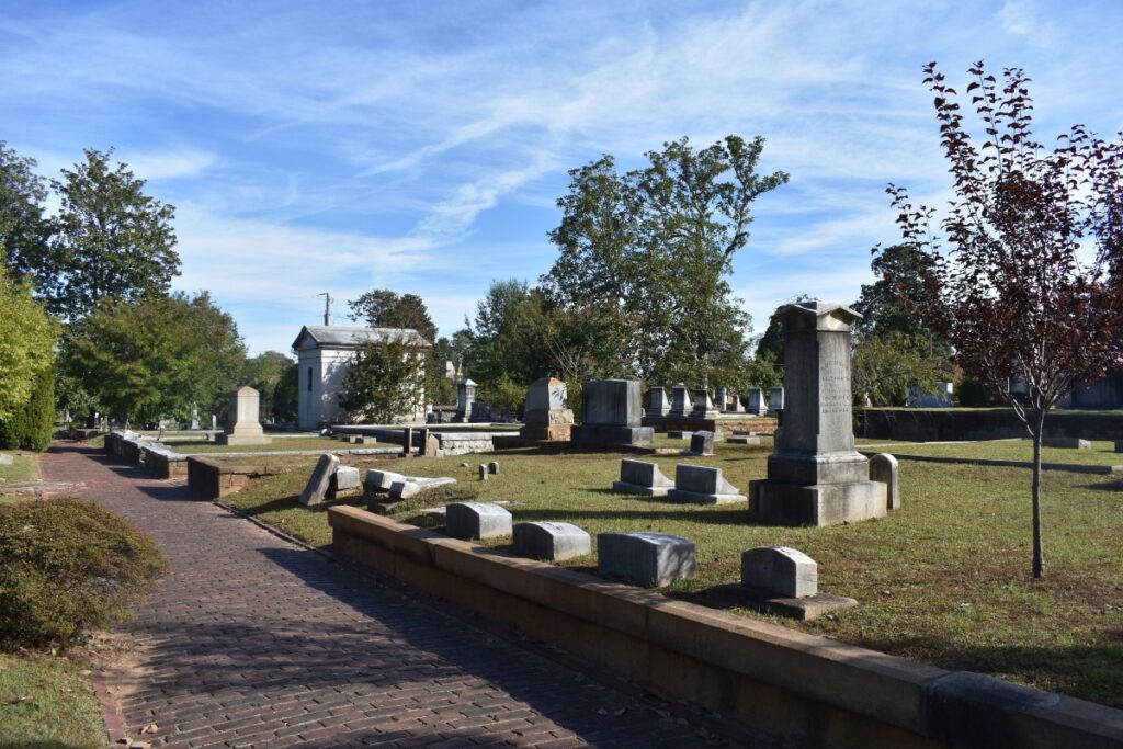 The 15 Most Haunted Places in Georgia to Visit