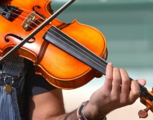What is Bluegrass? The History & Evolution of Appalachian Music