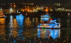 The 10 Best Places to See Christmas Lights in Tennessee (2023)