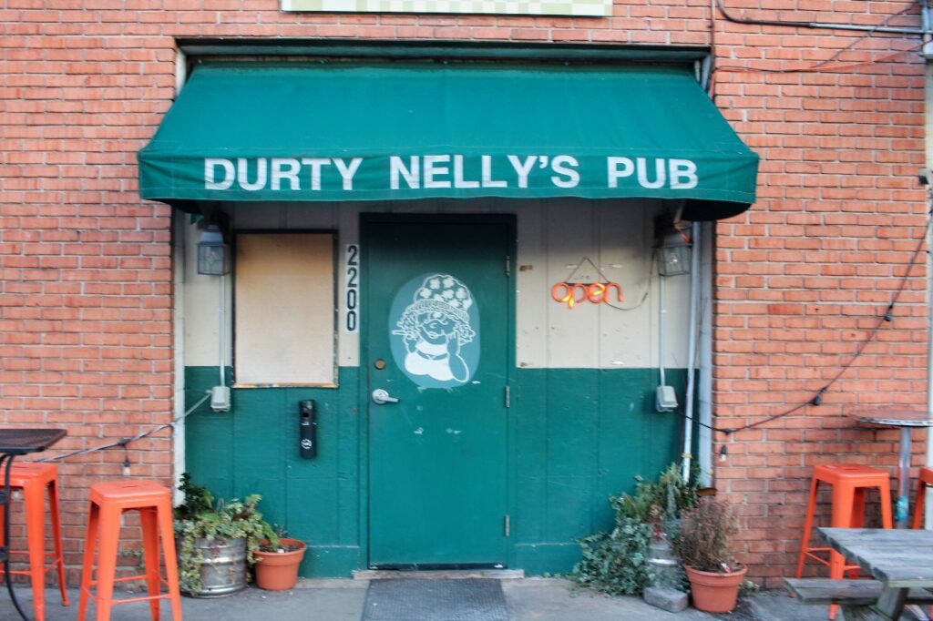 The 10 Best Restaurants in Charlottesville VA - Blue Ridge Mountains ...